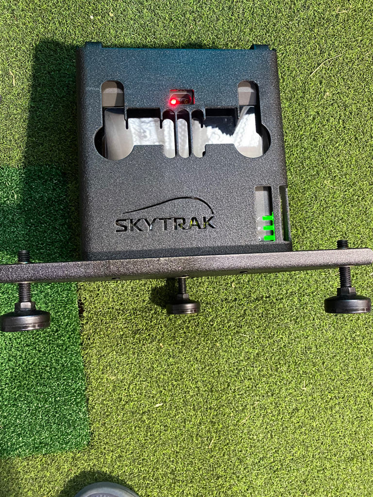 Still available but closing***SKYTRAK SETUP w/ COMPUTER/TGC2019/SCREEN ...