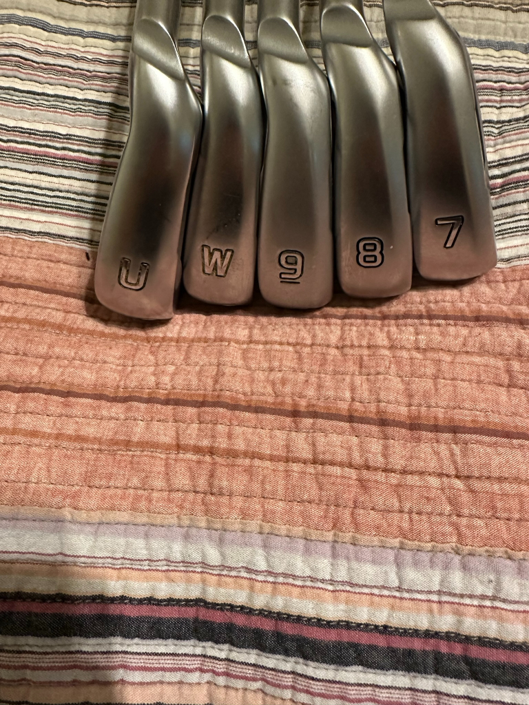 Ping RH G425 irons 7 through UW black dot with SR shafts in minty ...