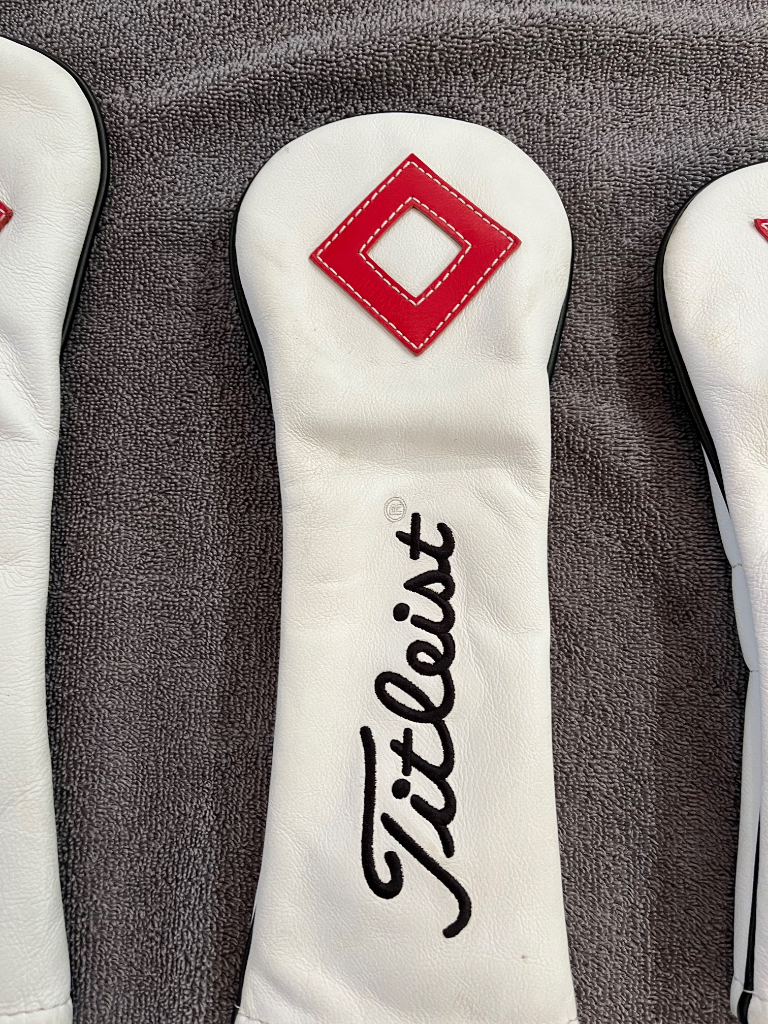 Saturday price drops: 2 Titleist Linksmaster bags - Ping 4 Series Tour ...