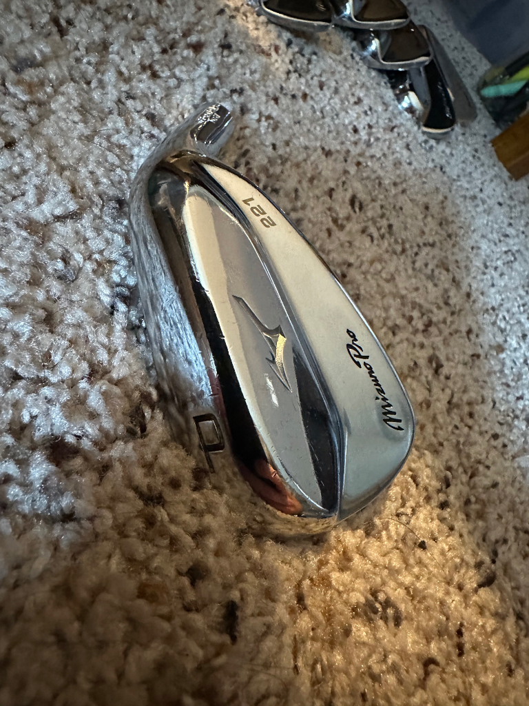 Mizuno iron heads 221 and 223 / TM M5 tour driver head - For Sale ...