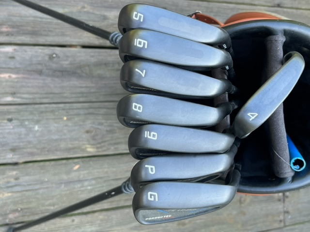SC300 Launch Monitor, Srixon Shark Staff Bag, Odyssey Tri-Ball putter ...