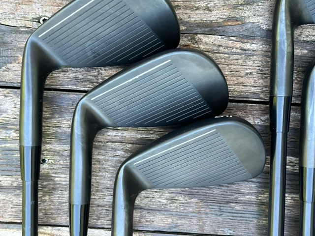 SC300 Launch Monitor, Srixon Shark Staff Bag, Odyssey Tri-Ball putter ...