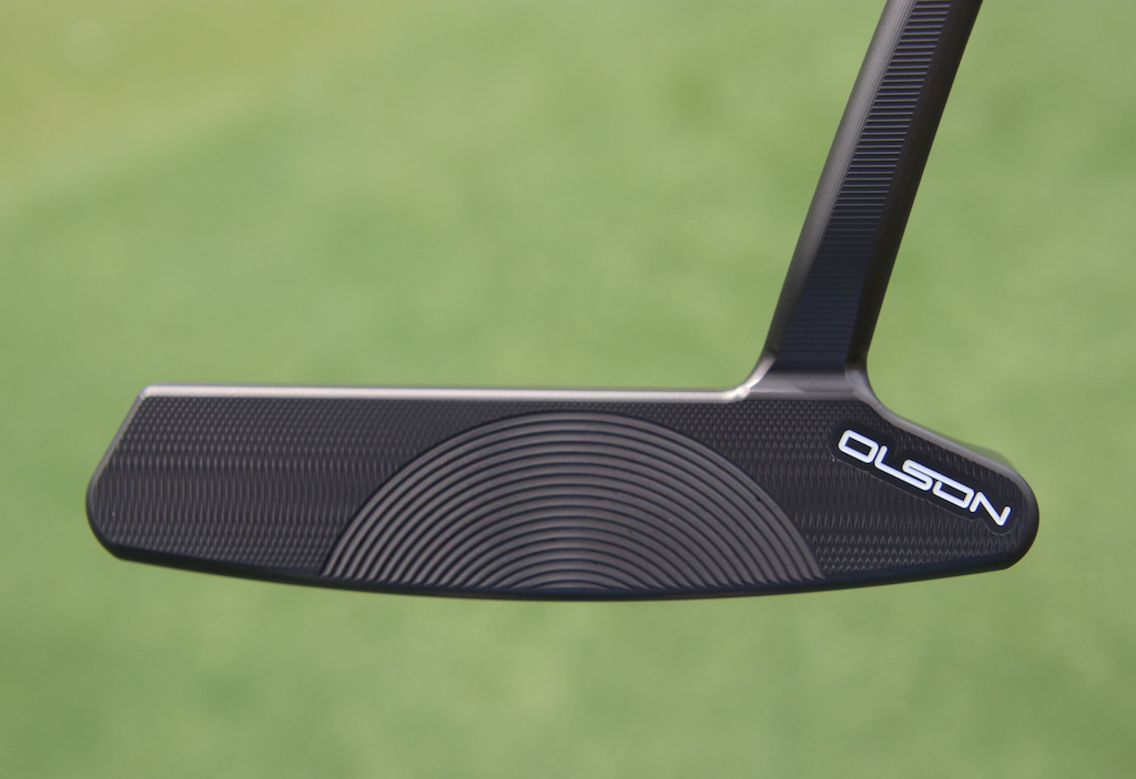 Tommy Fleetwood testing a Logan Olson "C-Groove" custom putter (and ...