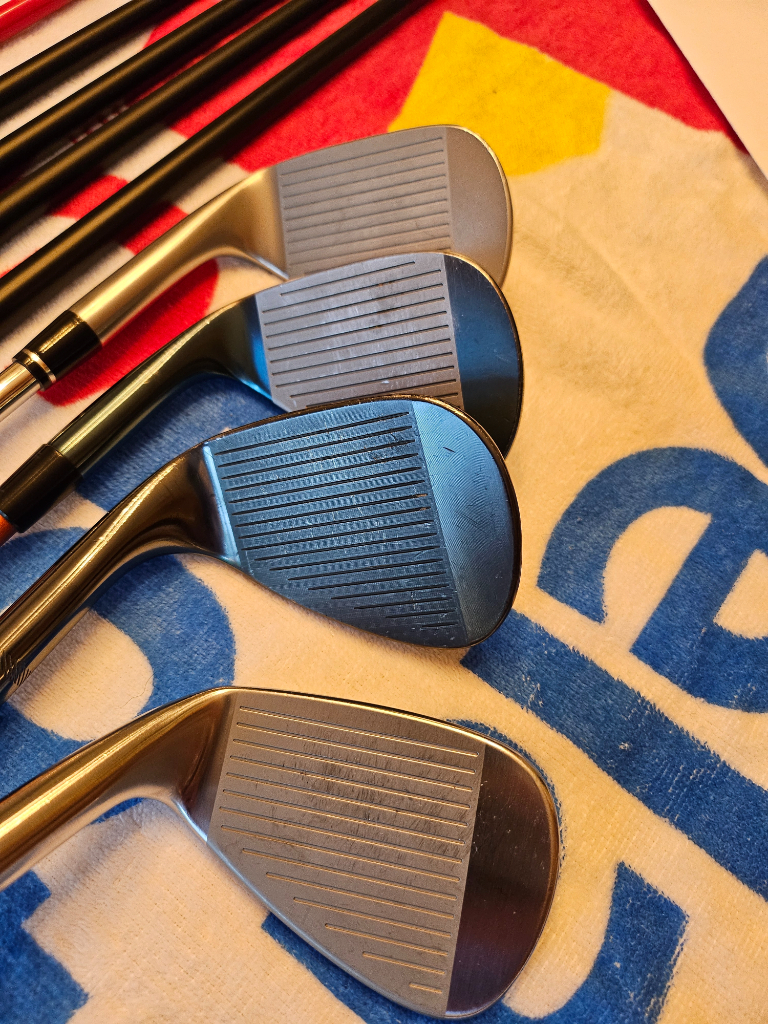 Blue Wedges, Red Shafts, Mizuno, Vokey, Honma, Hzrdus, KBS, Honma ...