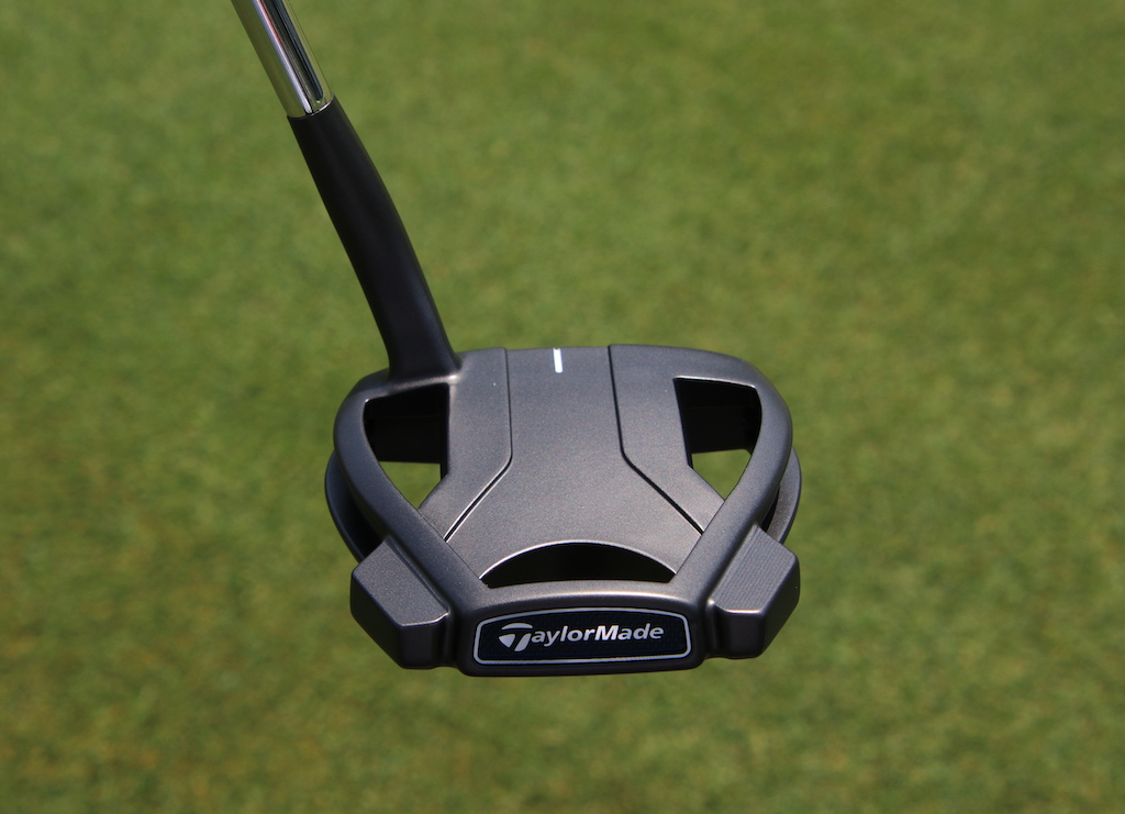 Tommy Fleetwood testing a TaylorMade Spider Tour X (with custom neck ...