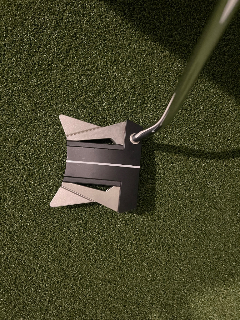 Byron Morgan DH89 Raw, Scotty Cameron Phantom X12, Oakley Flak 2.0 XL ...