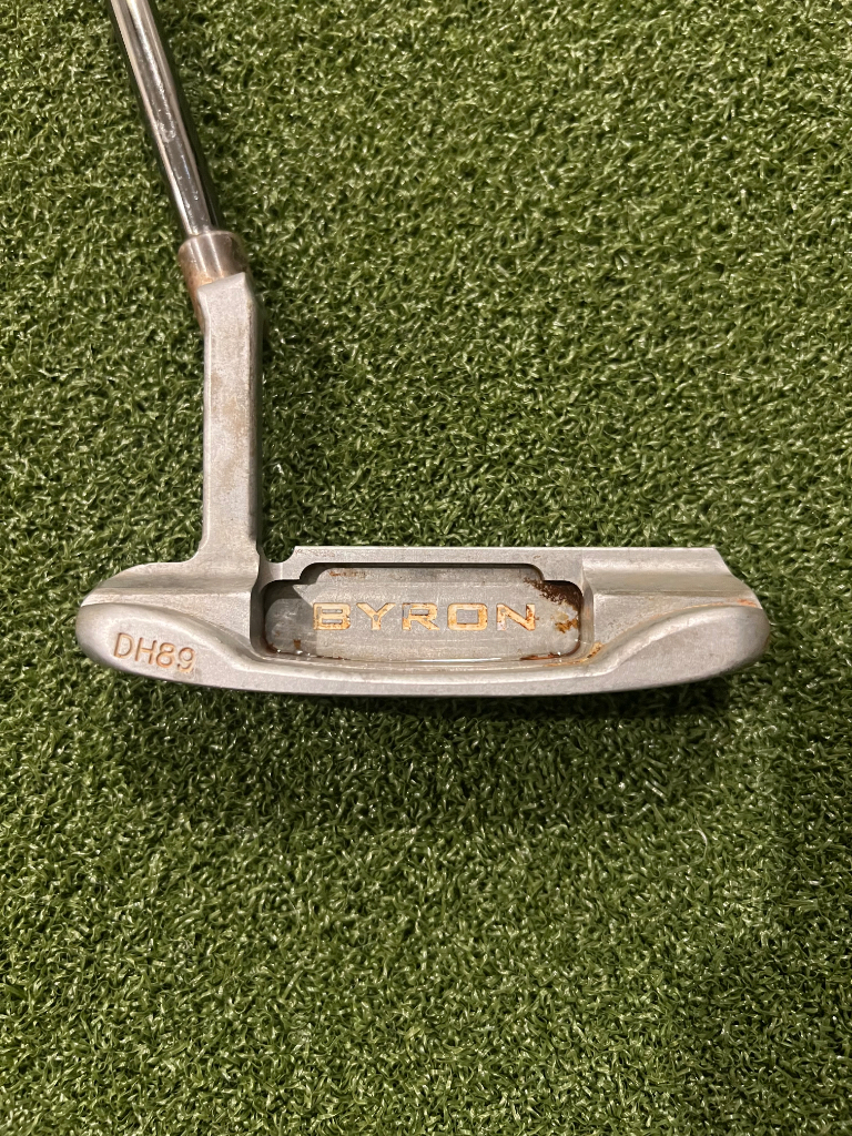 Byron Morgan DH89 Raw, Scotty Cameron Phantom X12, Oakley Flak 2.0 XL ...